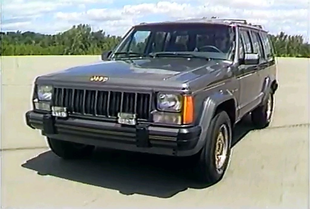 » 1989 Jeep Eagle Model Rolling Stock Footage