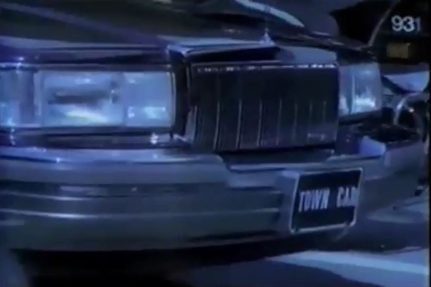 » 1990 Lincoln Town Car Commercial