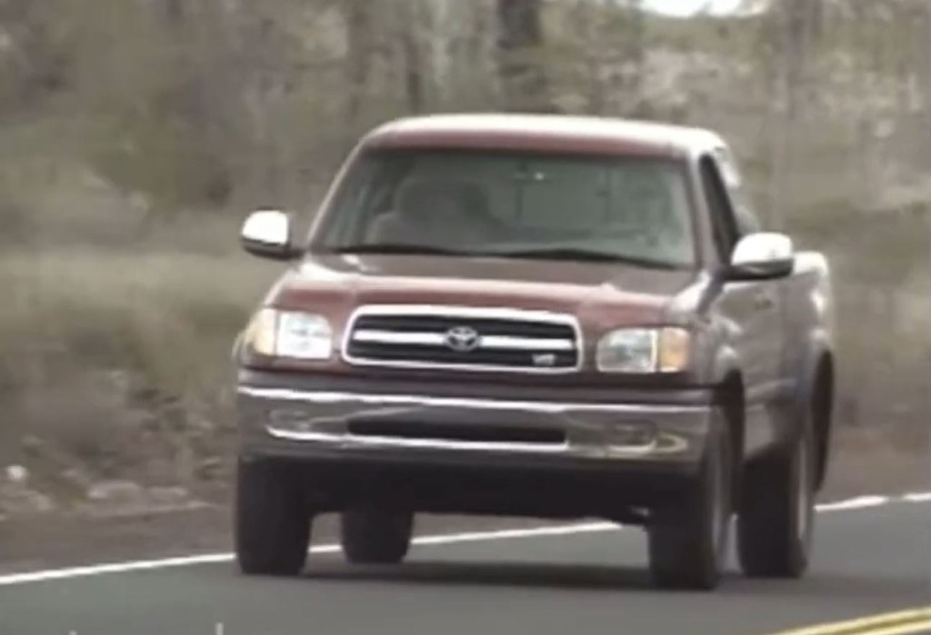 » 2000 Toyota Tundra Test Drive